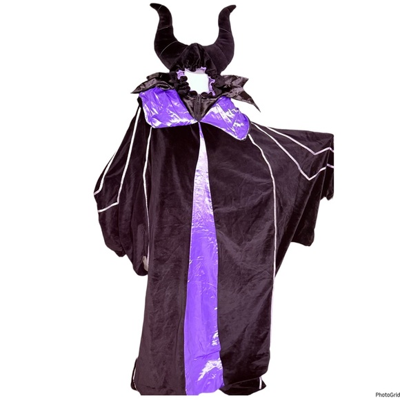 Disney | Jackets & Coats | Vintage Disney Store Maleficent Snow White ...